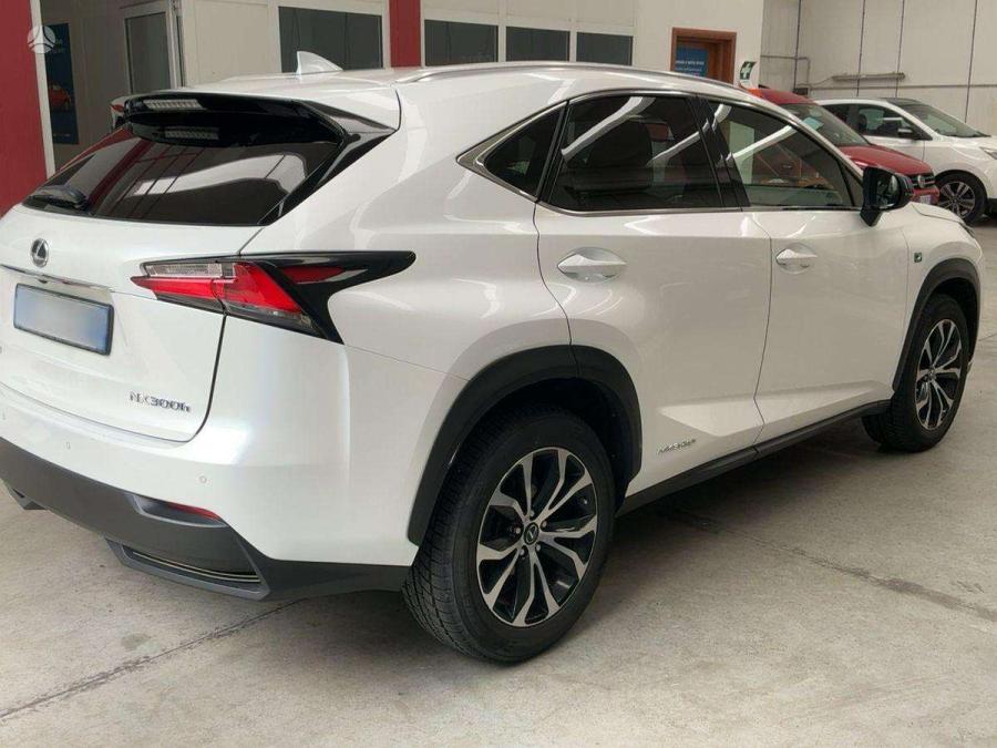 Balts Lexus NX 300h 2017 Daugavpils, ar dzinēja tilpumu 2.49 L un nobraukumu 143 tūkst. km par 23250 €, foto 6 vietnē AUTOMOTO.COM.LV