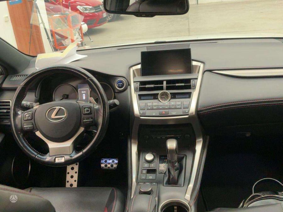 Balts Lexus NX 300h 2017 Daugavpils, ar dzinēja tilpumu 2.49 L un nobraukumu 143 tūkst. km par 23250 €, foto 13 vietnē AUTOMOTO.COM.LV