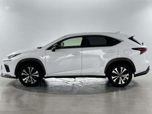 White Lexus NX 300h 2017 in Vilnius, with an engine capacity of 2.49 L and mileage of 162 thousand km for 26900 €, photo 4 on AUTOMOTO.COM.LV