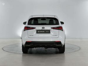 White Lexus NX 300h 2017 in Vilnius, with an engine capacity of 2.49 L and mileage of 162 thousand km for 26900 €, photo 5 on AUTOMOTO.COM.LV