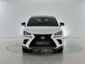 White Lexus NX 300h 2017 in Vilnius, with an engine capacity of 2.49 L and mileage of 162 thousand km for 26900 €, photo 6 on AUTOMOTO.COM.LV
