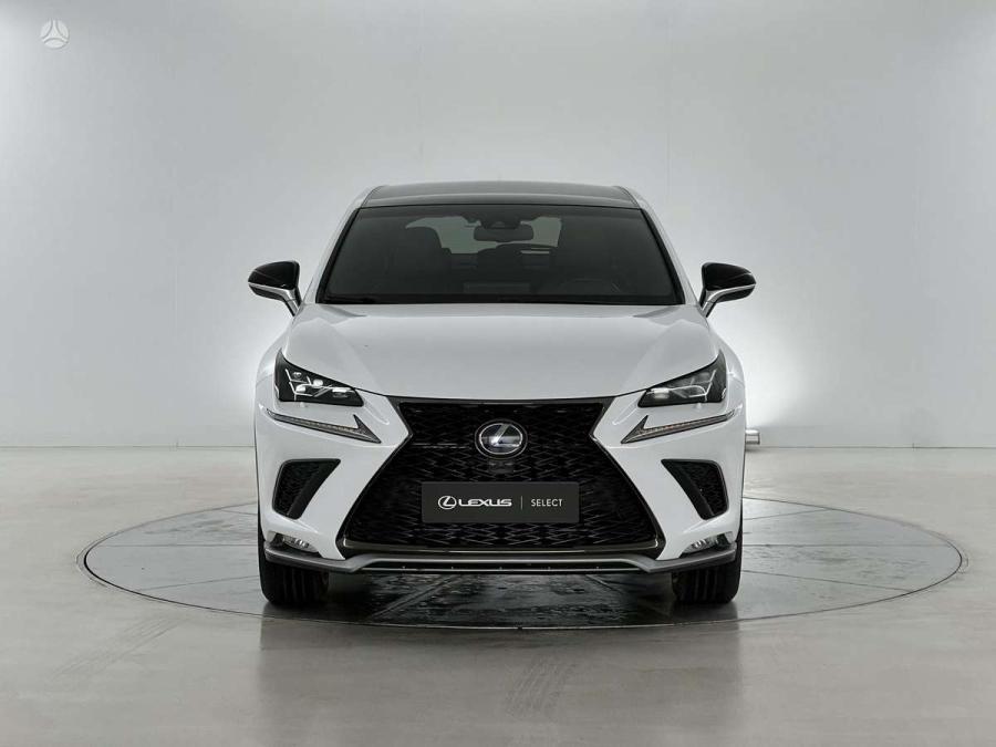 White Lexus NX 300h 2017 in Vilnius, with an engine capacity of 2.49 L and mileage of 162 thousand km for 26900 €, photo 6 on AUTOMOTO.COM.LV