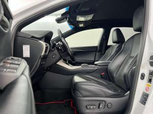 White Lexus NX 300h 2017 in Vilnius, with an engine capacity of 2.49 L and mileage of 162 thousand km for 26900 €, photo 12 on AUTOMOTO.COM.LV