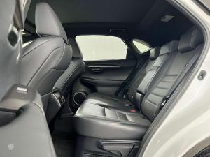White Lexus NX 300h 2017 in Vilnius, with an engine capacity of 2.49 L and mileage of 162 thousand km for 26900 €, photo 20 on AUTOMOTO.COM.LV