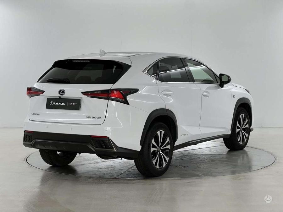 White Lexus NX 300h 2017 in Vilnius, with an engine capacity of 2.49 L and mileage of 162 thousand km for 26900 €, photo 21 on AUTOMOTO.COM.LV
