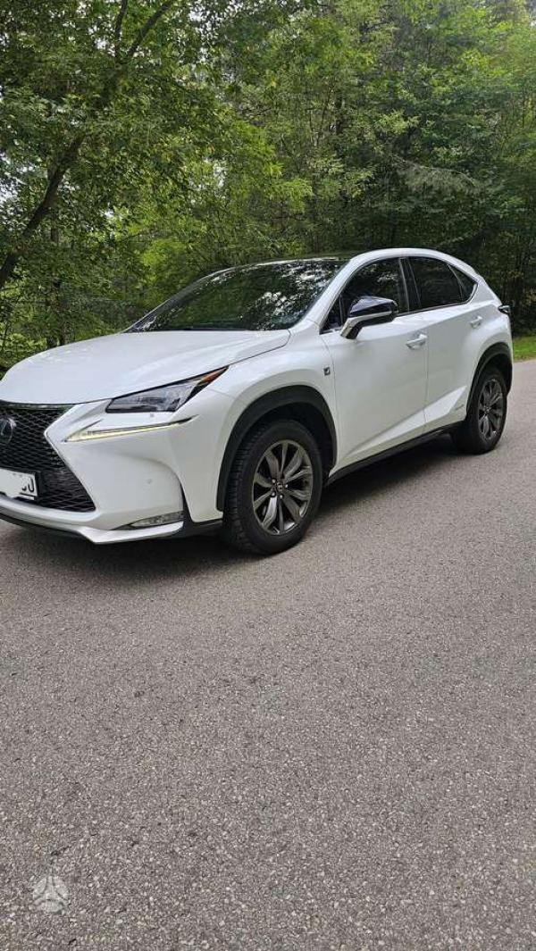 White Lexus NX 300h 2017 in Vilnius, with an engine capacity of 2.49 L and mileage of 211 thousand km for 23500 €, photo 3 on AUTOMOTO.COM.LV