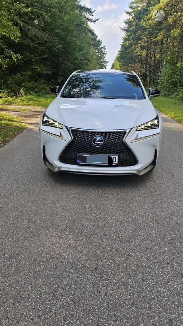White Lexus NX 300h 2017 in Vilnius, with an engine capacity of 2.49 L and mileage of 211 thousand km for 23500 €, photo 8 on AUTOMOTO.COM.LV