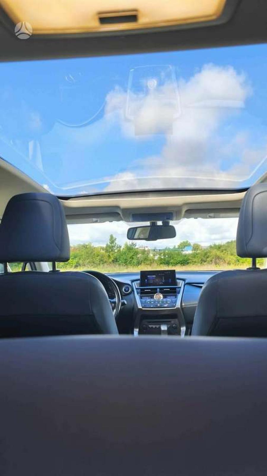 White Lexus NX 300h 2017 in Radviliskis, with an engine capacity of 2.49 L and mileage of 207 thousand km for 21900 €, photo 1 on AUTOMOTO.COM.LV