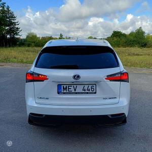 White Lexus NX 300h 2017 in Radviliskis, with an engine capacity of 2.49 L and mileage of 207 thousand km for 21900 €, photo 8 on AUTOMOTO.COM.LV