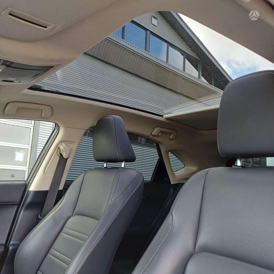 White Lexus NX 300h 2017 in Radviliskis, with an engine capacity of 2.49 L and mileage of 207 thousand km for 21900 €, photo 13 on AUTOMOTO.COM.LV