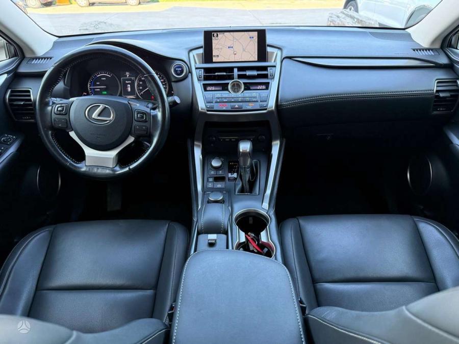 Белый Лексус NX 300h 2017 в Вильнюс, объемом двигателя 2.49 л и пробегом 149 тыс. км за 22999 €, фото 12 на AUTOMOTO.COM.LV