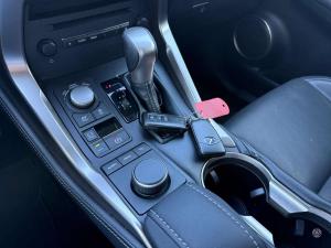 Белый Лексус NX 300h 2017 в Вильнюс, объемом двигателя 2.49 л и пробегом 149 тыс. км за 22999 €, фото 13 на AUTOMOTO.COM.LV