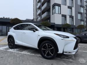 Белый Лексус NX 300h 2017 в Каунас, объемом двигателя 2.50 л и пробегом 200 тыс. км за 14500 €, фото 4 на AUTOMOTO.COM.LV