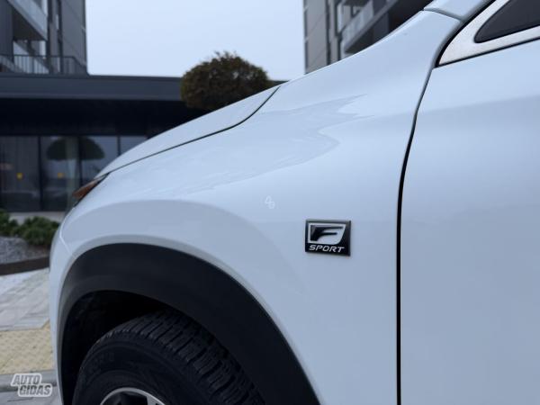 White Lexus NX 300h 2017 in Kaunas, with an engine capacity of 2.50 L and mileage of 200 thousand km for 14500 €, photo 9 on AUTOMOTO.COM.LV