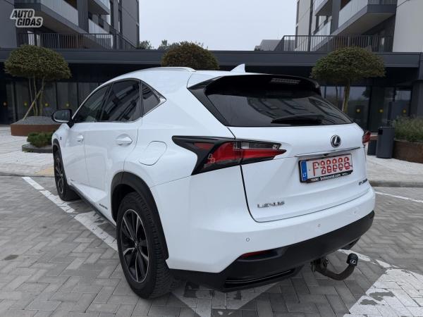White Lexus NX 300h 2017 in Kaunas, with an engine capacity of 2.50 L and mileage of 200 thousand km for 14500 €, photo 11 on AUTOMOTO.COM.LV