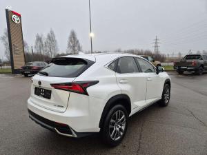White Lexus NX 300h 2018 in Panevezys, with an engine capacity of 2.49 L and mileage of 87 thousand km for 22990 €, photo 6 on AUTOMOTO.COM.LV