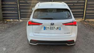 White Lexus NX 300h 2018 in Jonava, with an engine capacity of 2.49 L and mileage of 106 thousand km for 18500 €, photo 6 on AUTOMOTO.COM.LV