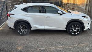 White Lexus NX 300h 2018 in Jonava, with an engine capacity of 2.49 L and mileage of 106 thousand km for 18500 €, photo 8 on AUTOMOTO.COM.LV