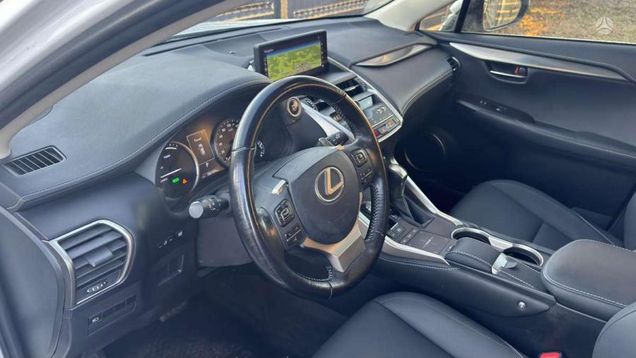 Balts Lexus NX 300h 2018 Jonava, ar dzinēja tilpumu 2.49 L un nobraukumu 106 tūkst. km par 18300 €, foto 21 vietnē AUTOMOTO.COM.LV