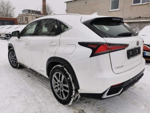 White Lexus NX 300h 2018 in Vilnius, with an engine capacity of 2.50 L and mileage of 120 thousand km for 23900 €, photo 3 on AUTOMOTO.COM.LV