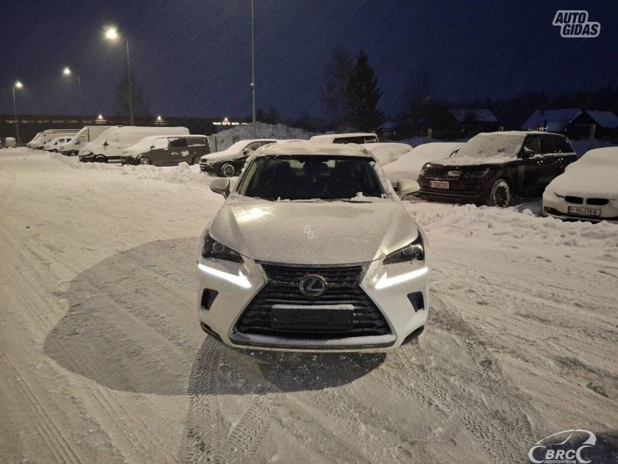 White Lexus NX 300h 2018 in Avizieniai, with an engine capacity of 2.50 L and mileage of 160 thousand km for 22500 €, photo 1 on AUTOMOTO.COM.LV