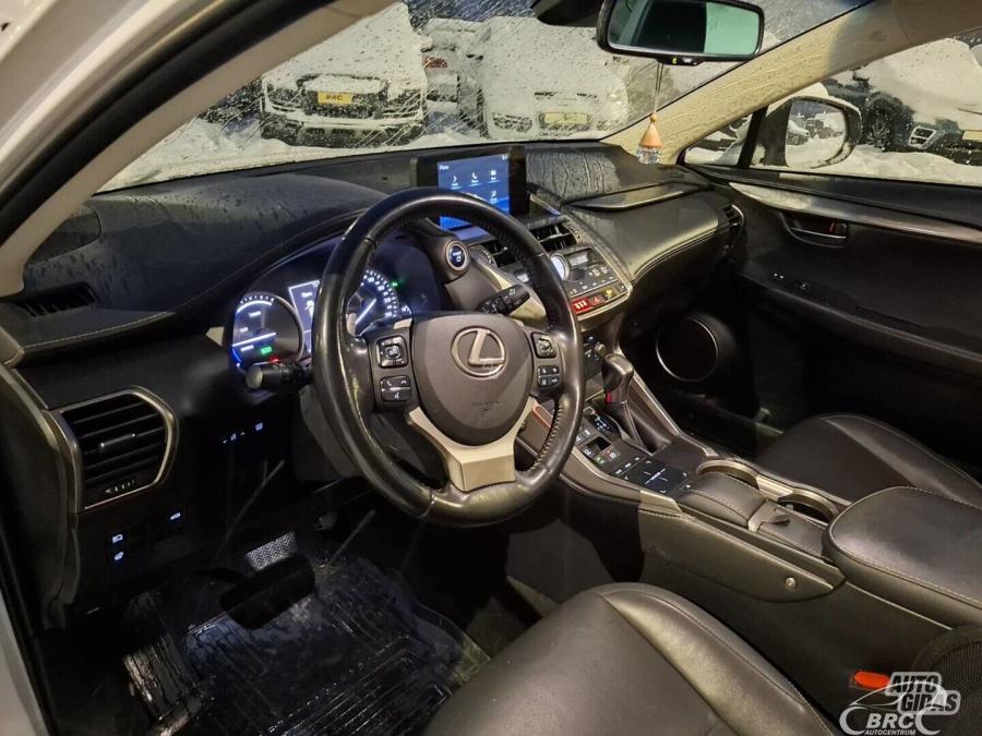 White Lexus NX 300h 2018 in Avizieniai, with an engine capacity of 2.50 L and mileage of 160 thousand km for 22500 €, photo 8 on AUTOMOTO.COM.LV