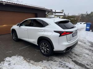 White Lexus NX 300h 2018 in Marijampole, with an engine capacity of 2.49 L and mileage of 170 thousand km for 25500 €, photo 4 on AUTOMOTO.COM.LV
