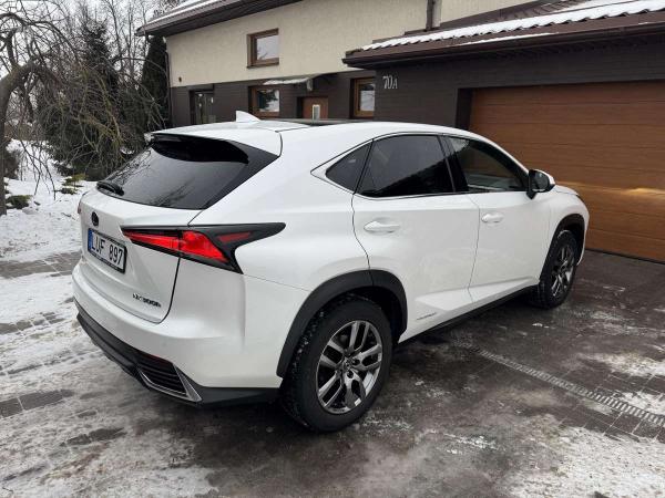 Balts Lexus NX 300h 2018 Marijampole, ar dzinēja tilpumu 2.49 L un nobraukumu 170 tūkst. km par 25500 €, foto 6 vietnē AUTOMOTO.COM.LV