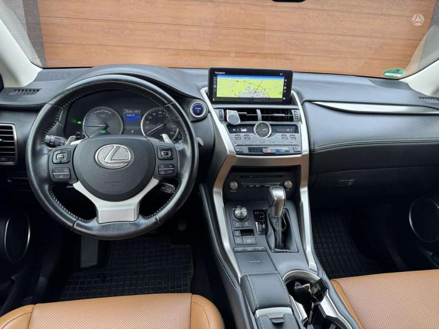 White Lexus NX 300h 2018 in Marijampole, with an engine capacity of 2.49 L and mileage of 170 thousand km for 25500 €, photo 11 on AUTOMOTO.COM.LV