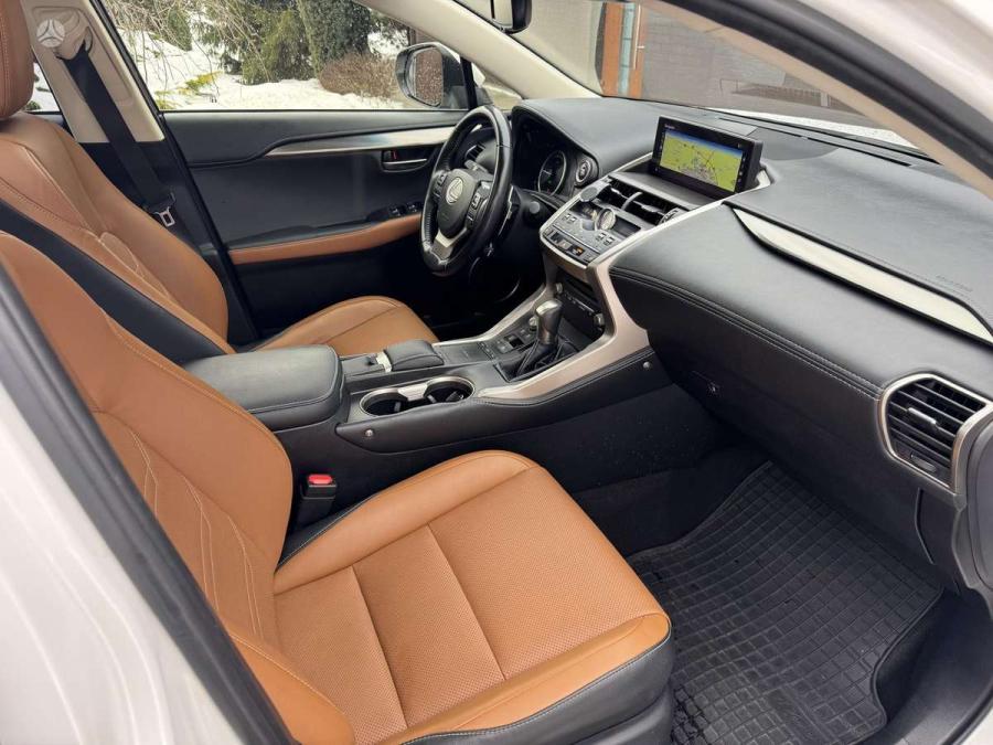 White Lexus NX 300h 2018 in Marijampole, with an engine capacity of 2.49 L and mileage of 170 thousand km for 25500 €, photo 26 on AUTOMOTO.COM.LV