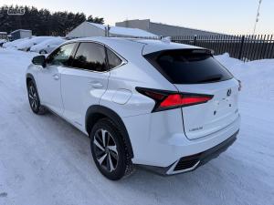 White Lexus NX 300h 2018 in Vilnius, with an engine capacity of 2.50 L and mileage of 109 thousand km for 26500 €, photo 7 on AUTOMOTO.COM.LV