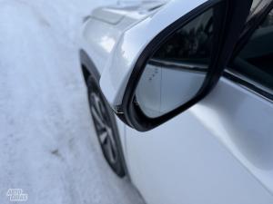 White Lexus NX 300h 2018 in Vilnius, with an engine capacity of 2.50 L and mileage of 109 thousand km for 26500 €, photo 10 on AUTOMOTO.COM.LV