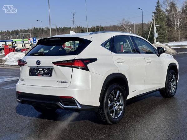 Balts Lexus NX 300h 2018 Viļņa, ar dzinēja tilpumu 2.50 L un nobraukumu 174 tūkst. km par 22850 €, foto 5 vietnē AUTOMOTO.COM.LV