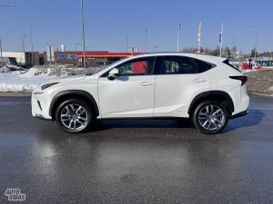 White Lexus NX 300h 2018 in Vilnius, with an engine capacity of 2.50 L and mileage of 174 thousand km for 22850 €, photo 7 on AUTOMOTO.COM.LV
