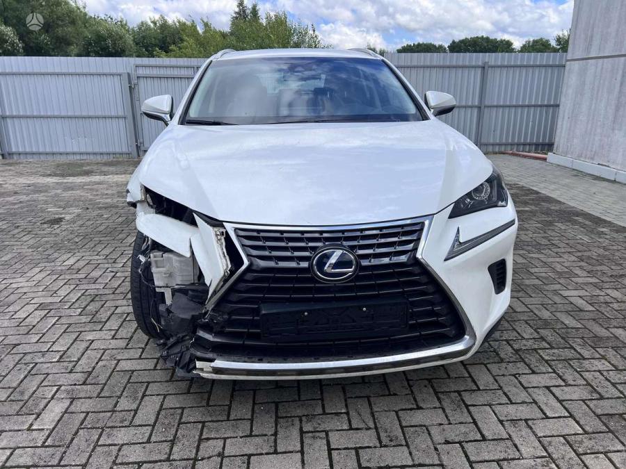 Balts Lexus NX 300h 2018 Panevēža, ar dzinēja tilpumu 2.49 L un nobraukumu 152 tūkst. km par 16599 €, foto 12 vietnē AUTOMOTO.COM.LV
