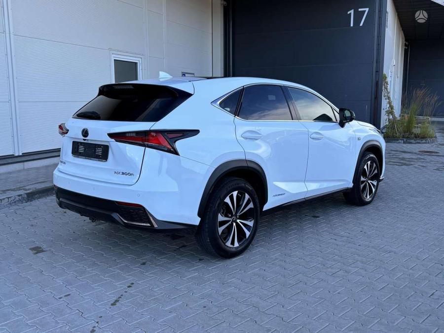 Белый Лексус NX 300h 2018 в Вильнюс, объемом двигателя 2.49 л и пробегом 237 тыс. км за 25700 €, фото 6 на AUTOMOTO.COM.LV