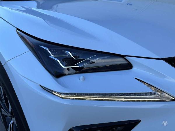 White Lexus NX 300h 2018 in Vilnius, with an engine capacity of 2.49 L and mileage of 237 thousand km for 25700 €, photo 8 on AUTOMOTO.COM.LV