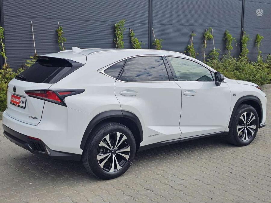 Белый Лексус NX 300h 2018 в Вильнюс, объемом двигателя 2.49 л и пробегом 112 тыс. км за 28500 €, фото 8 на AUTOMOTO.COM.LV