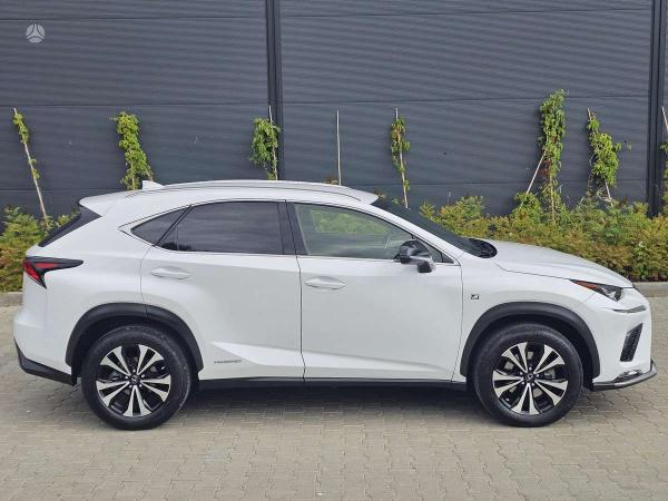Белый Лексус NX 300h 2018 в Вильнюс, объемом двигателя 2.49 л и пробегом 112 тыс. км за 28500 €, фото 8 на AUTOMOTO.COM.LV