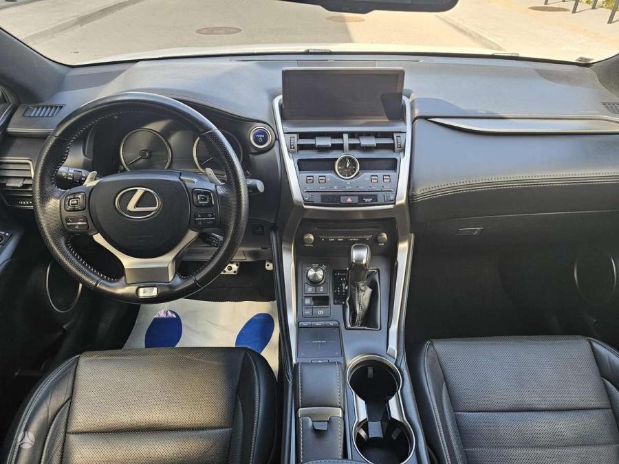 Белый Лексус NX 300h 2018 в Вильнюс, объемом двигателя 2.49 л и пробегом 112 тыс. км за 28500 €, фото 29 на AUTOMOTO.COM.LV