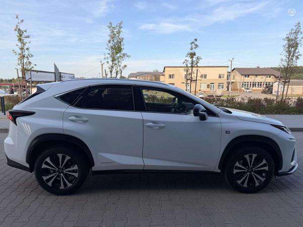 Белый Лексус NX 300h 2018 в Вильнюс, объемом двигателя 2.49 л и пробегом 112 тыс. км за 28500 €, фото 5 на AUTOMOTO.COM.LV