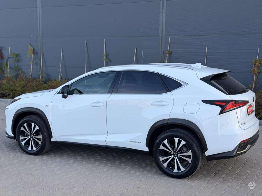 Белый Лексус NX 300h 2018 в Вильнюс, объемом двигателя 2.49 л и пробегом 112 тыс. км за 28500 €, фото 11 на AUTOMOTO.COM.LV