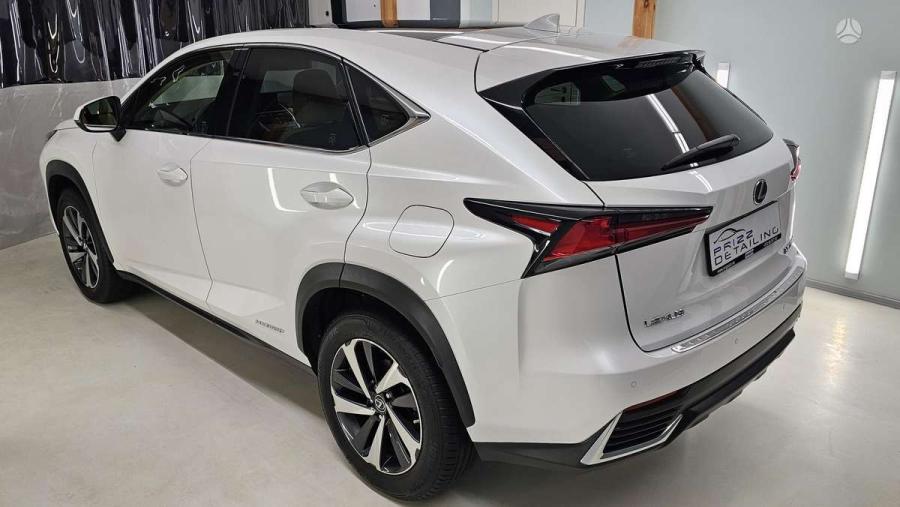 White Lexus NX 300h 2018 in Tallinn, with an engine capacity of 2.49 L and mileage of 109 thousand km for 30495 €, photo 5 on AUTOMOTO.COM.LV