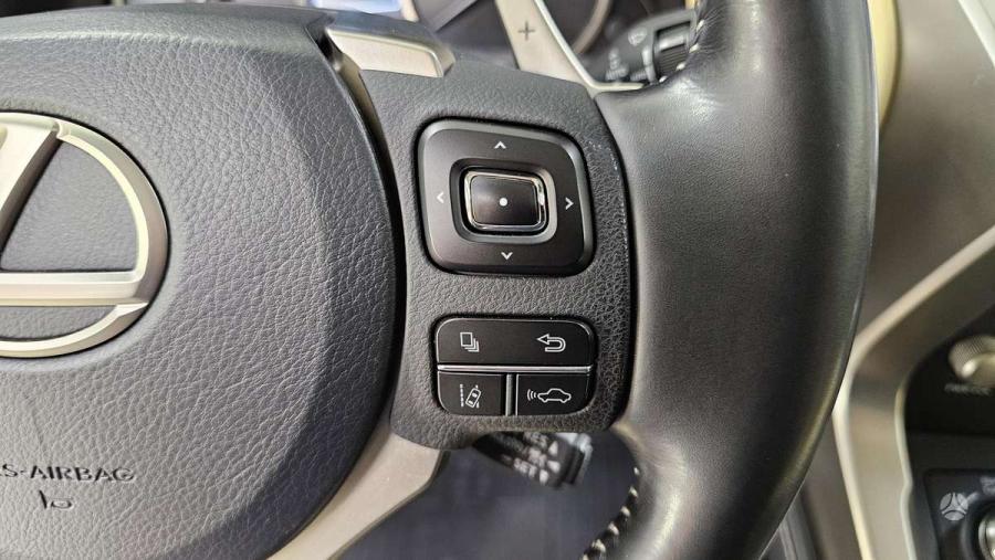 White Lexus NX 300h 2018 in Tallinn, with an engine capacity of 2.49 L and mileage of 109 thousand km for 30495 €, photo 17 on AUTOMOTO.COM.LV