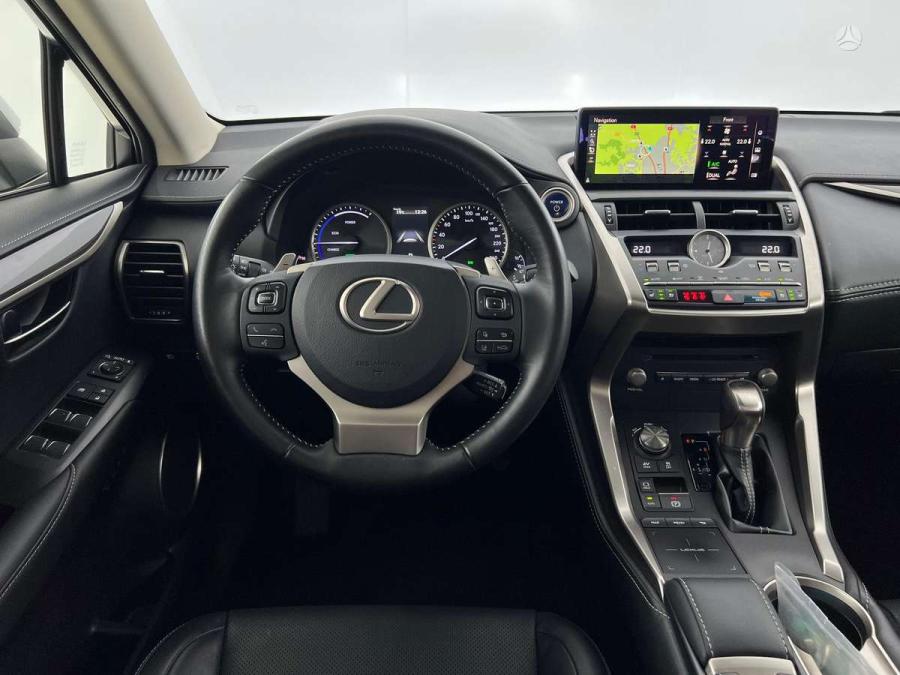 Белый Лексус NX 300h 2018 в Вильнюс, объемом двигателя 2.49 л и пробегом 120 тыс. км за 31000 €, фото 10 на AUTOMOTO.COM.LV