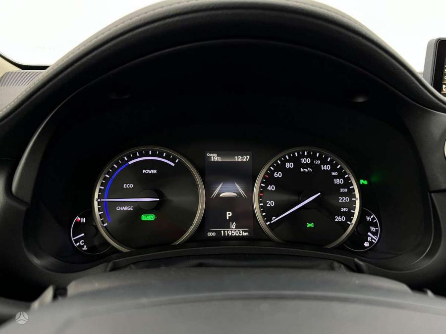 Белый Лексус NX 300h 2018 в Вильнюс, объемом двигателя 2.49 л и пробегом 120 тыс. км за 31000 €, фото 14 на AUTOMOTO.COM.LV