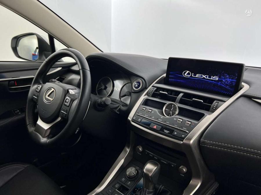 Белый Лексус NX 300h 2018 в Вильнюс, объемом двигателя 2.49 л и пробегом 120 тыс. км за 31000 €, фото 15 на AUTOMOTO.COM.LV