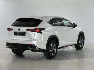 Белый Лексус NX 300h 2018 в Вильнюс, объемом двигателя 2.49 л и пробегом 120 тыс. км за 31000 €, фото 21 на AUTOMOTO.COM.LV