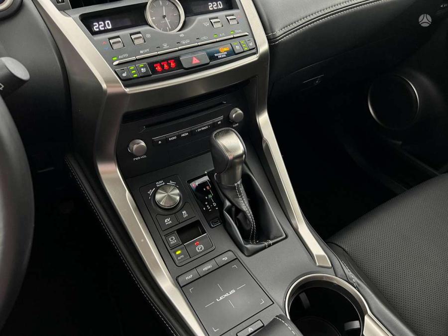 Белый Лексус NX 300h 2018 в Вильнюс, объемом двигателя 2.49 л и пробегом 120 тыс. км за 31000 €, фото 25 на AUTOMOTO.COM.LV