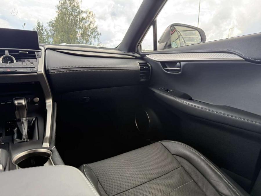 Balts Lexus NX 300h 2018 Viļņa, ar dzinēja tilpumu 2.49 L un nobraukumu 164 tūkst. km par 28000 €, foto 56 vietnē AUTOMOTO.COM.LV